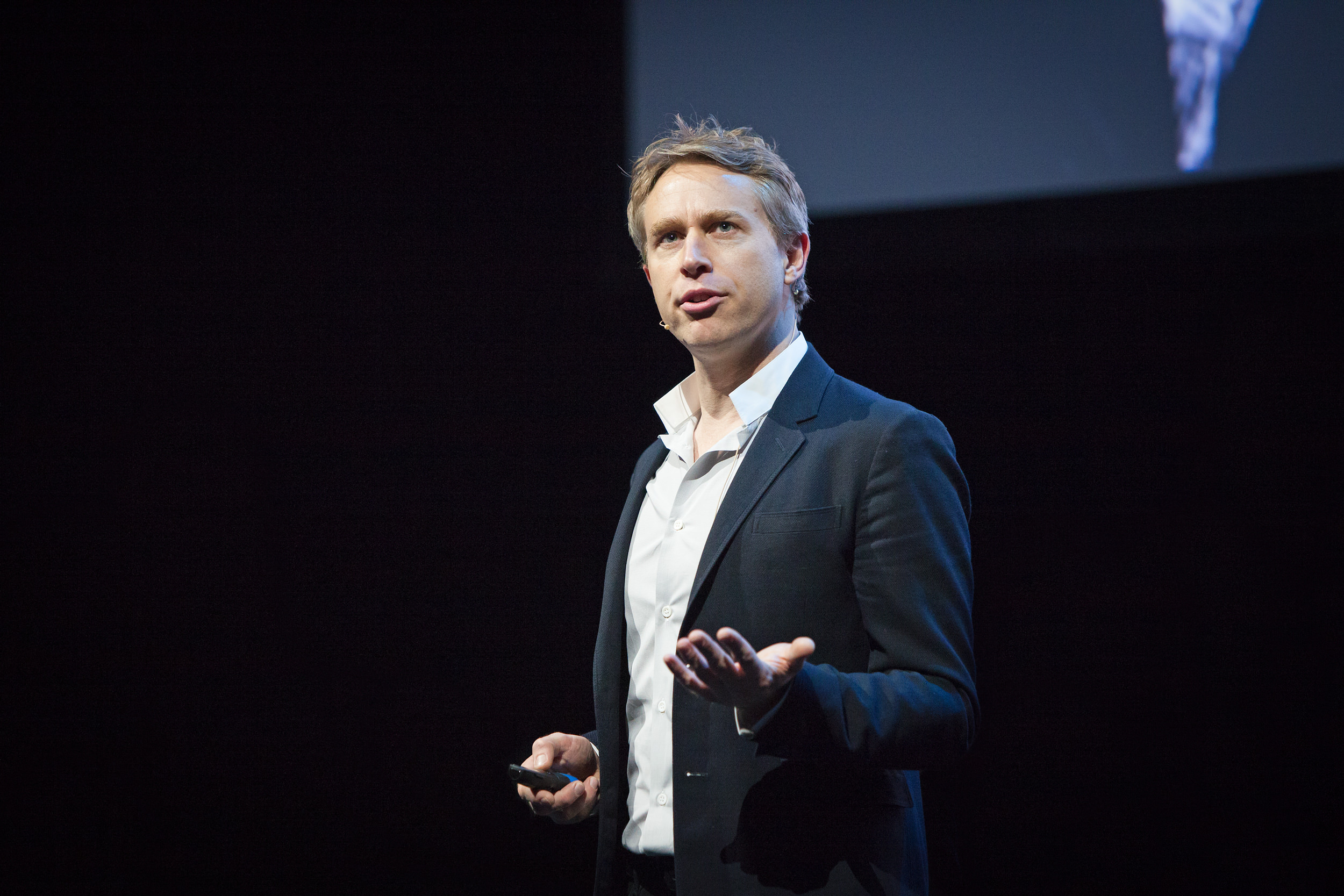 Resúmenes de los libros de Luke Williams | Leader Summaries